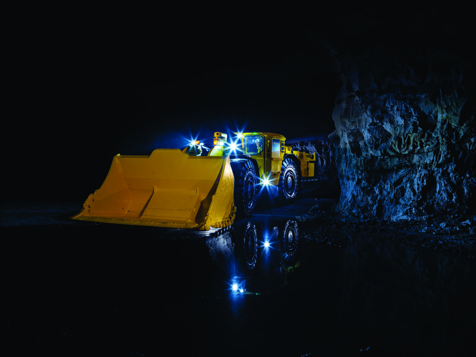 Scooptram ST14 SG sets new standards for automated, zero-emission ...